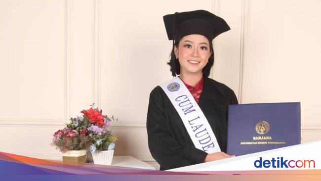 Kisah Anak Sopir Bus Malam Lulus Cum Laude, Pernah Diminta Tinggal Kelas Kisah Anak Sopir Bus Malam Lulus Cum Laude, Pernah Diminta Tinggal Kelas