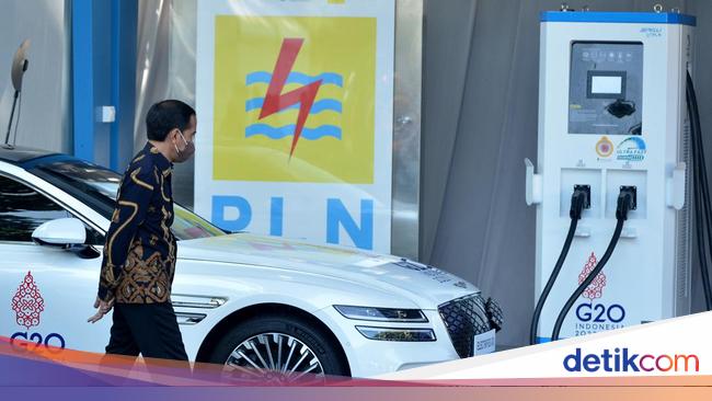 Erick Thohir Minta Bos-bos BUMN Naik Mobil Listrik