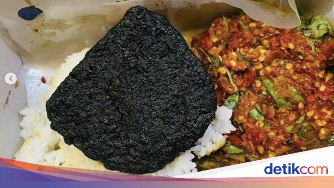 Apes! 10 Momen Netizen Dapat Ayam Geprek 'Sachet' hingga Tempe Gosong