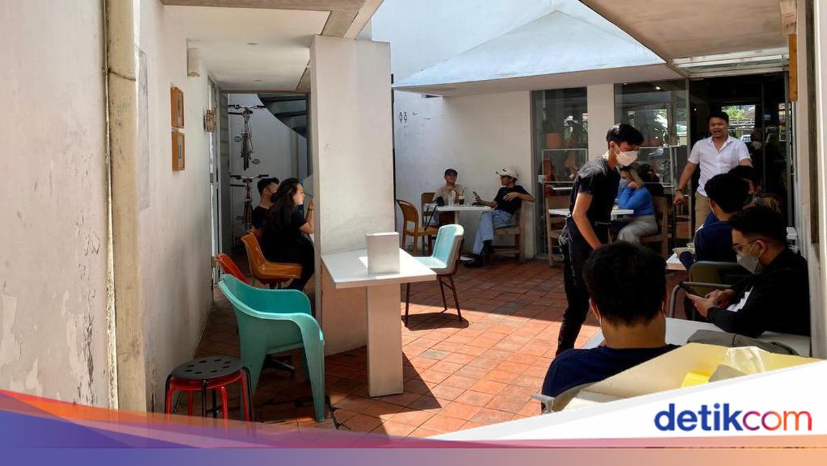 Meski 'Nyempil' di Gang, 10 Kuliner Hidden Gem di Bandung Ini Jadi Incaran