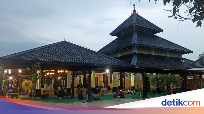 Latar Belakang Berdirinya Kerajaan Demak Latar Belakang Berdirinya Kerajaan Demak