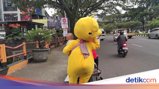 Kisah Badut Jalanan dan Potret Warga Miskin di Kota Bandung