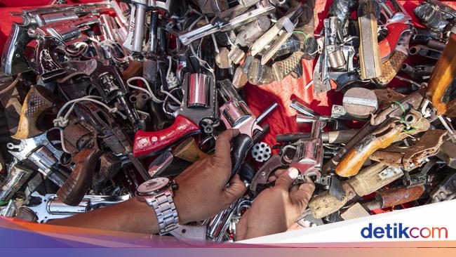Pemusnahan Ratusan Senpi Rakitan Hasil Operasi Musi di Sumsel