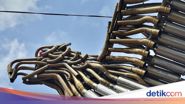 Unik! Monumen Garuda di Solo Baru Ini Dibuat dari Knalpot Brong Sitaan