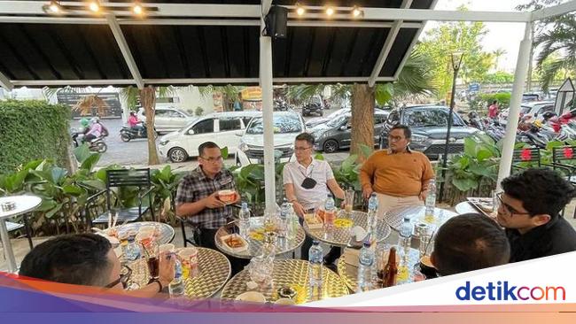 Momen Arief Muhammad Saat Dinner Date dengan Istri hingga Hangout ...