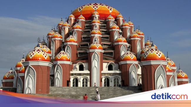 Masjid 99 Kubah Makassar, Ikon Kota Daeng yang Megah nan Eksotis