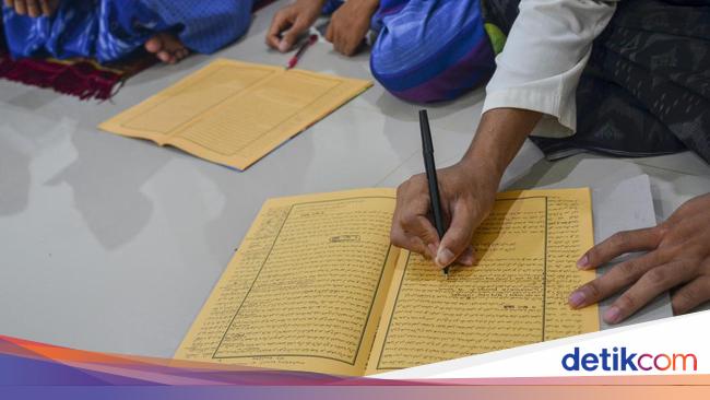 Kitab Kuning: Definisi, Asal-usul dan Isi yang Dipelajari Santri