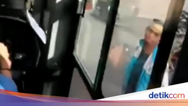 Detik-detik Sopir Truk Serang Bus Trans Mamminasata Gegara Emosi Disalip