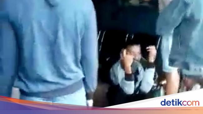 4 Anak di Makassar Dikeroyok Warga, 1 Pelaku Ditangkap 4 Anak di Makassar Dikeroyok Warga, 1 Pelaku Ditangkap