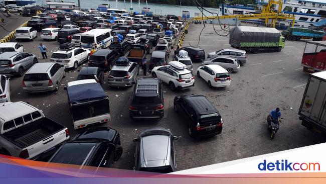Suasana Arus Mudik di Pelabuhan Merak Makin Ramai