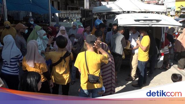 Emak-emak di Polman Serbu Pasar Murah Berebut Kebutuhan Pokok Jelang Lebaran