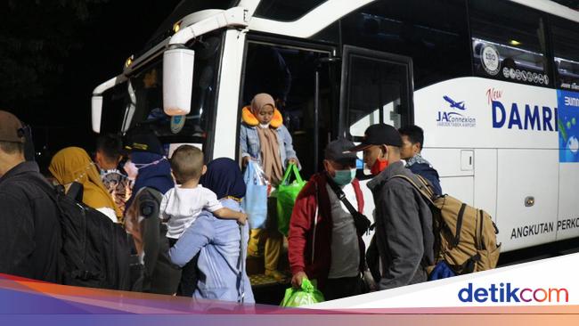 Terminal Wonogiri Mulai Padat, Pemudik Cerita Macet Cikampek Paling Parah