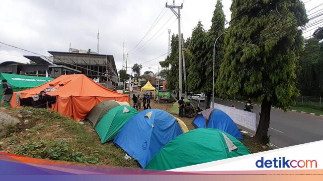 Posko Mudik Unik: Tema Kemping, View Bukit Gombel