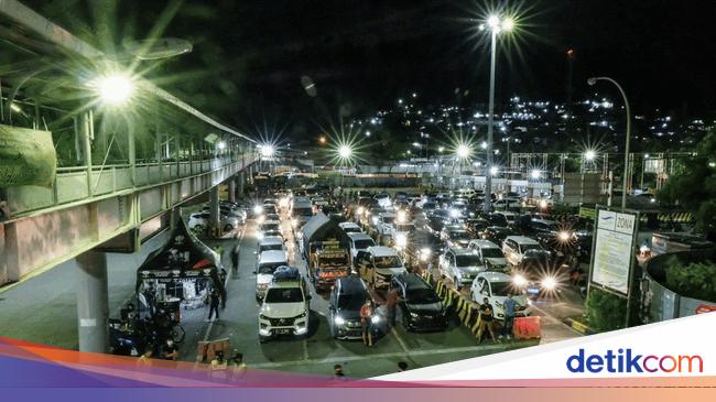 Terkini! Suasana Pelabuhan Merak Saat Puncak Arus Mudik
