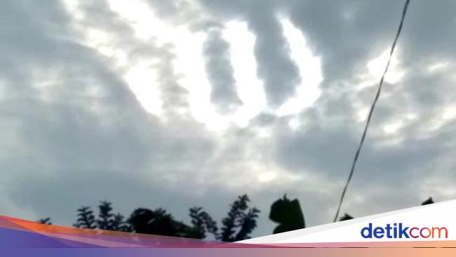 Subhanallah! Ada Penampakan Awan Berlafaz Allah di Langit Sukoharjo