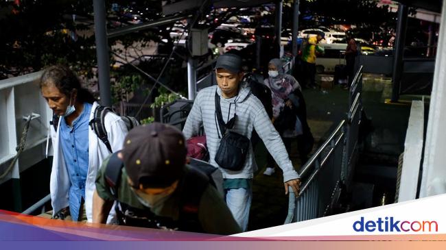 Pelabuhan Merak Macet, Pemudik Diimbau Tunda Jam Keberangkatan