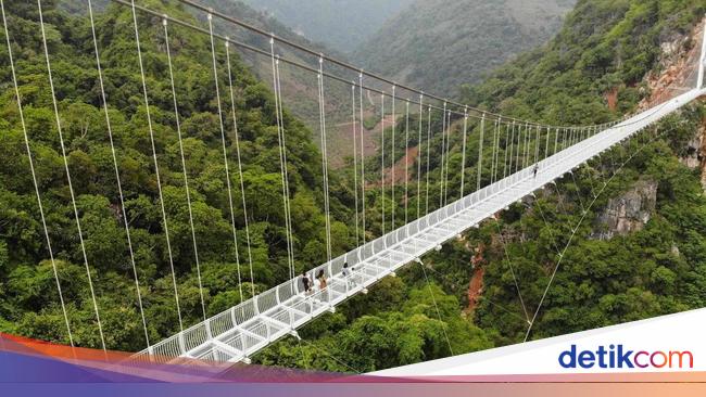 Terpopuler: Jembatan Kaca Terpanjang di Dunia Sudah Dibuka Terpopuler: Jembatan Kaca Terpanjang di Dunia Sudah Dibuka
