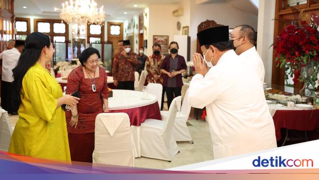 Potret Keakraban Prabowo, Mega dan Puan Saat Lebaran Potret Keakraban Prabowo, Mega dan Puan Saat Lebaran