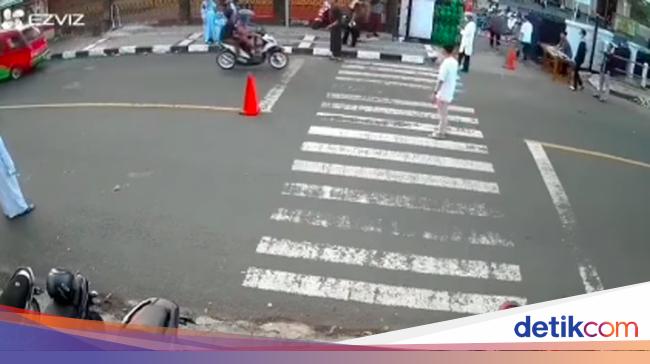 Viral Aksi Geber Motor di Dekat Masjid saat Saat Id, Warganet: Sok Gaya