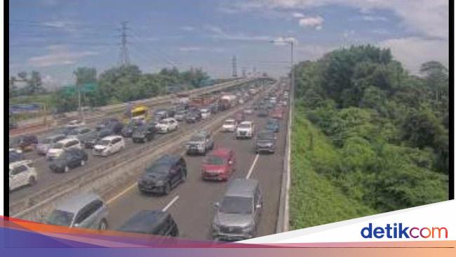 Ini Alasan Istirahat di Bahu Jalan Tol Bikin Macet