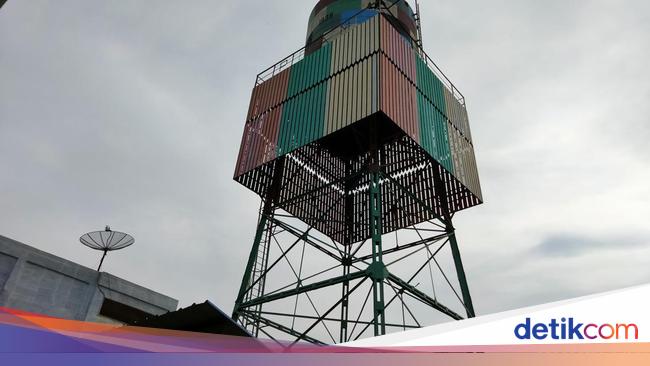 Pasang Toren Air di Atas Dak Beton atau Menara Besi, Mana yang Lebih Baik?