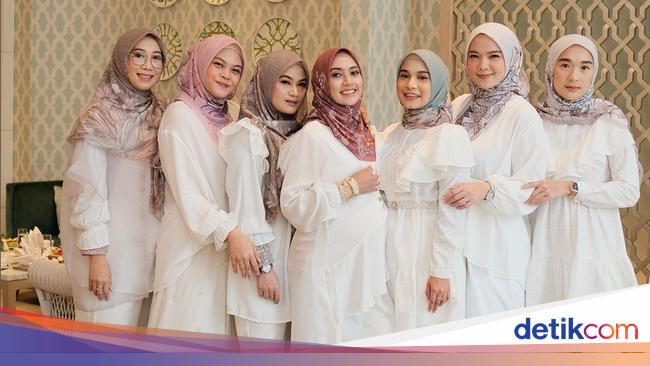5 Inspirasi Padu Padan Baju Putih dan Hijab untuk Silaturahmi Lebaran