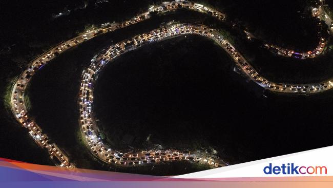 Foto Udara Arus Balik di Jalur Selatan Lingkar Gentong