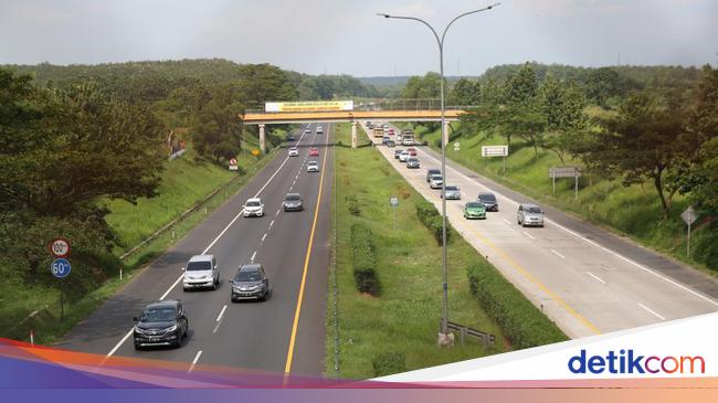 Polda Jateng Juga Siapkan One Way Lokal di Tol Semarang-Sragen Polda Jateng Juga Siapkan One Way Lokal di Tol Semarang-Sragen