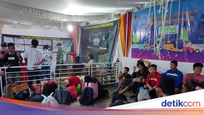 Kapal Angkut Semen Tonasa 2.300 Ton Tenggelam di Laut Bima