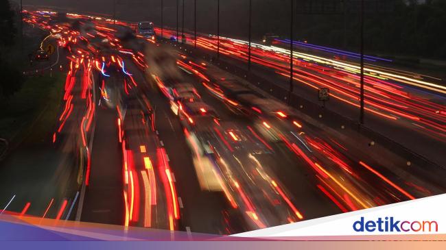 Puncak Arus Balik, Sejumlah Titik Tol Cikampek Arah Jakarta Macet