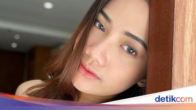 Potret Athaya Ghina yang Viral karena Konten Ambigu