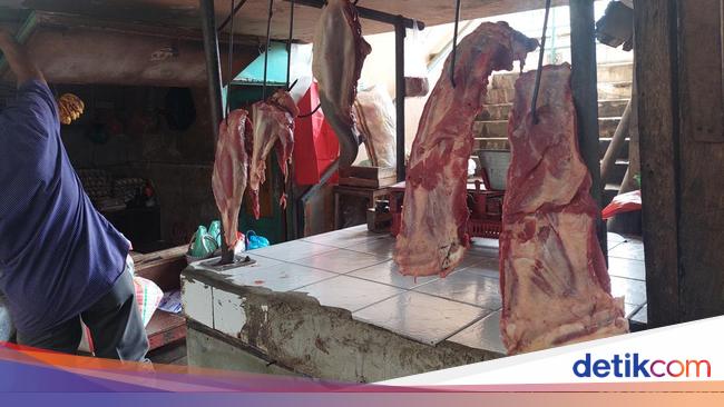 Wabah PMK Tak Pengaruhi Penjualan Daging Sapi Surabaya, Harga Tetap Mahal Wabah PMK Tak Pengaruhi Penjualan Daging Sapi Surabaya, Harga Tetap Mahal