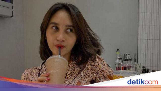 Before & After! Putri Farida Nurhan Implan Hidung