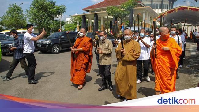 Pengambilan Api Abadi Jelang Hari Raya Waisak 2566 BE