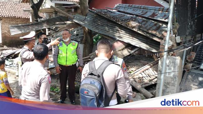 Truk yang Tabrak 9 Rumah-3 Mobil di Jalur Bromo Pasuruan Alami Rem Blong Truk yang Tabrak 9 Rumah-3 Mobil di Jalur Bromo Pasuruan Alami Rem Blong