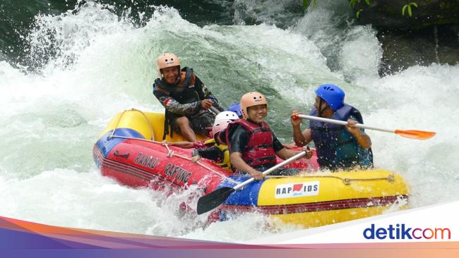 Rekomendasi 3 Tempat Rafting di Bandung, Menantang!