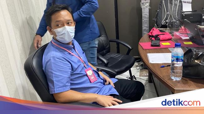 Kejagung Tahan Pejabat Kemendag Tersangka Kasus Korupsi Impor Baja Kejagung Tahan Pejabat Kemendag Tersangka Kasus Korupsi Impor Baja
