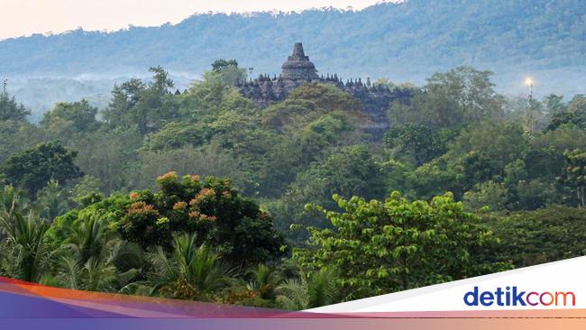 Menikmati Keindahan Candi Borobudur dari Bukit Dagi