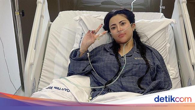 Ayu Aulia Kabarkan Tengah Sakit Leukemia