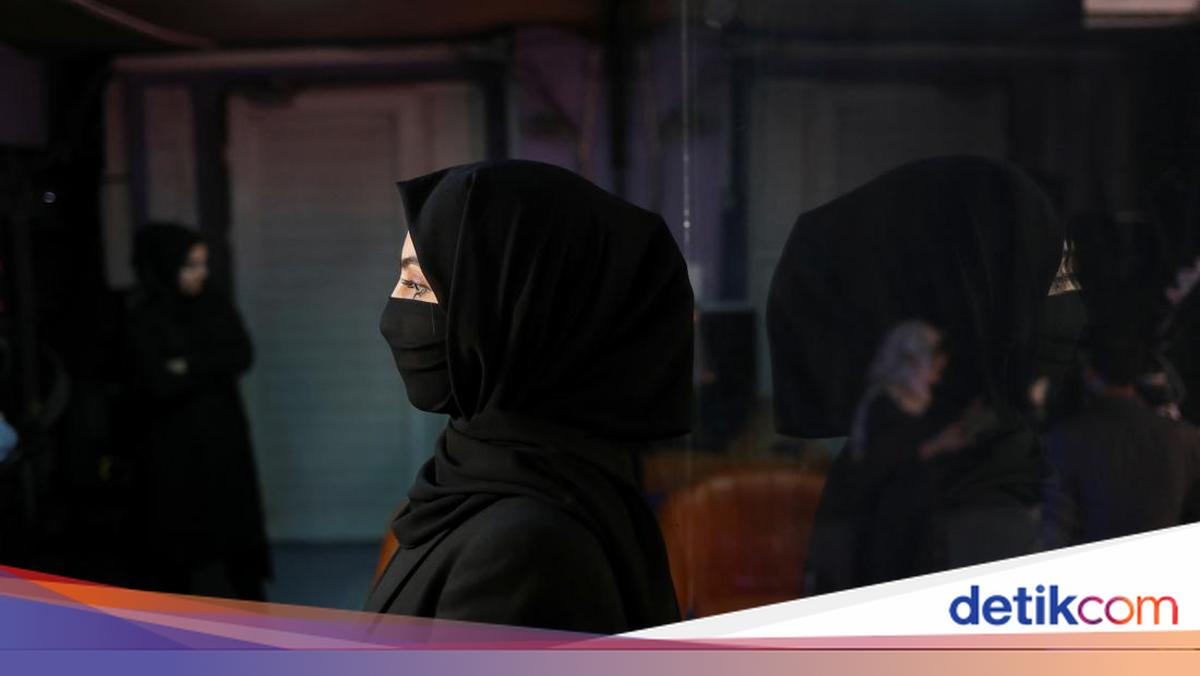 Hukum Bercadar untuk Wanita Islam Berdasarkan 4 Mazhab
