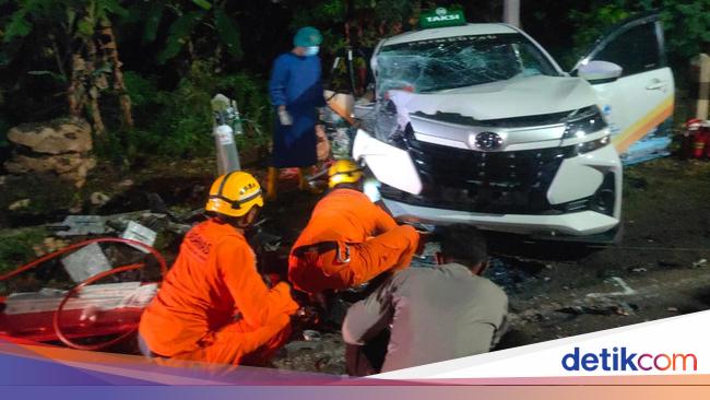 Dua Mobil Adu Banteng di Kulon Progo, Evakuasi Korban Butuh 2 Jam