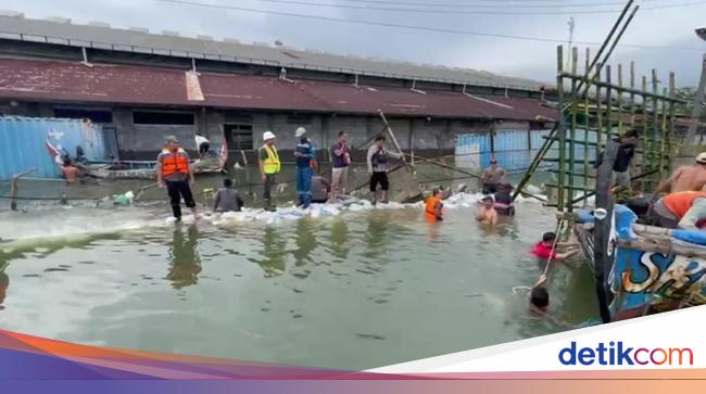 Tanggul Jebol Penyebab Rob Parah di Tanjung Emas Semarang Mulai Ditambal