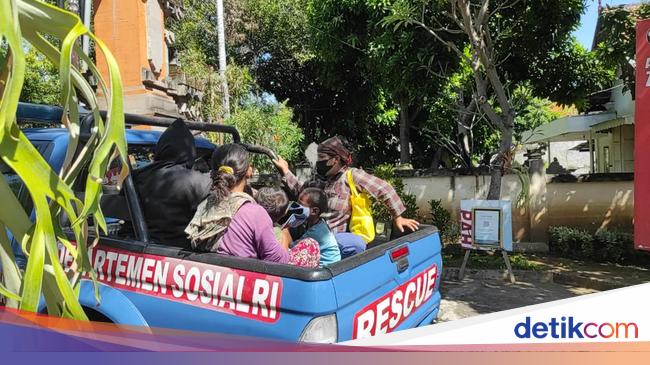 Satpol PP Amankan 8 Gepeng di Buleleng, Ada yang Masih Balita Satpol PP Amankan 8 Gepeng di Buleleng, Ada yang Masih Balita