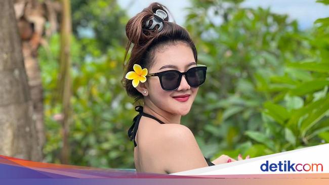 Veni Nur yang Hobi Berendam hingga Berkuda Buat Hilangin Pusing