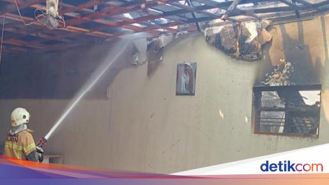Gudang Masjid dan Aula Kantor Desa Gondangan Klaten Terbakar