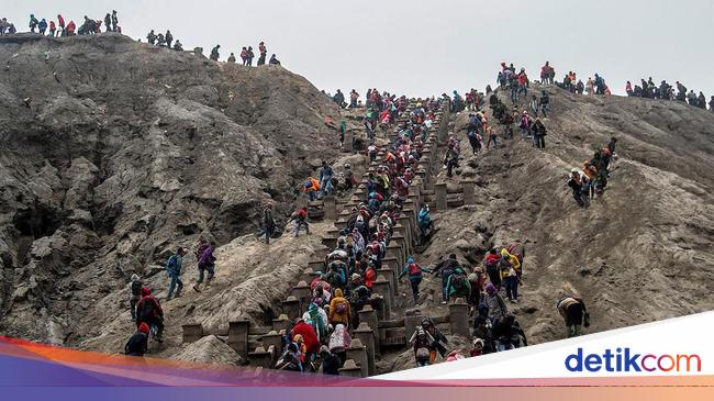 Misteri Jumlah Anak Tangga Menuju Puncak Bromo yang Kerap Berbeda