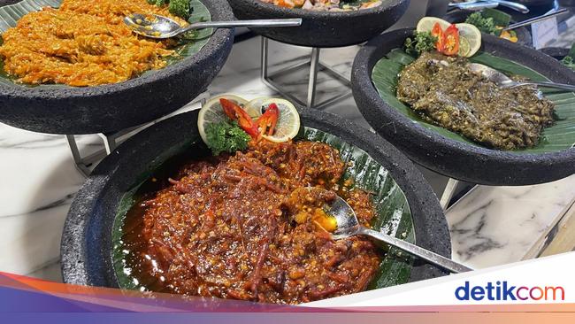 Huaah! Pedas Menyengat Ragam Makanan dengan Sambal Setan
