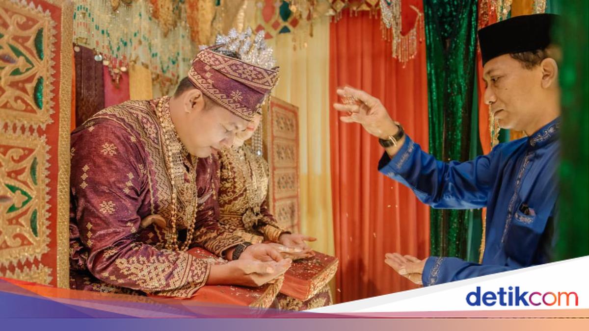 Tradisi Tepuk Tepung Tawar Riau Sebagai Wujud Rasa Syukur Masyarakat Melayu