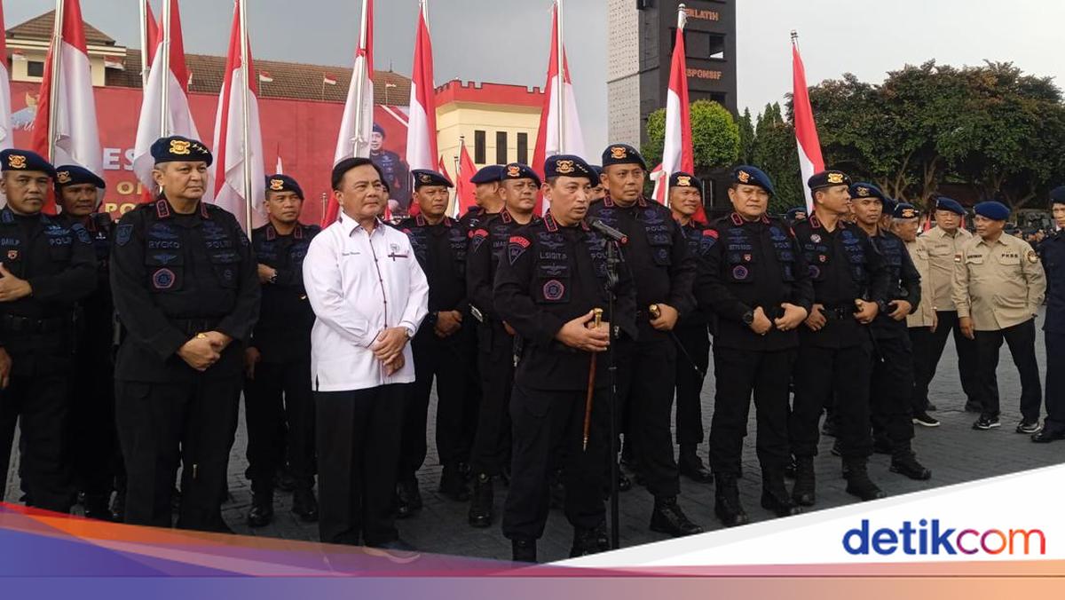Kapolri Resmi Kukuhkan Dankor Brimob Jadi Bintang Tiga