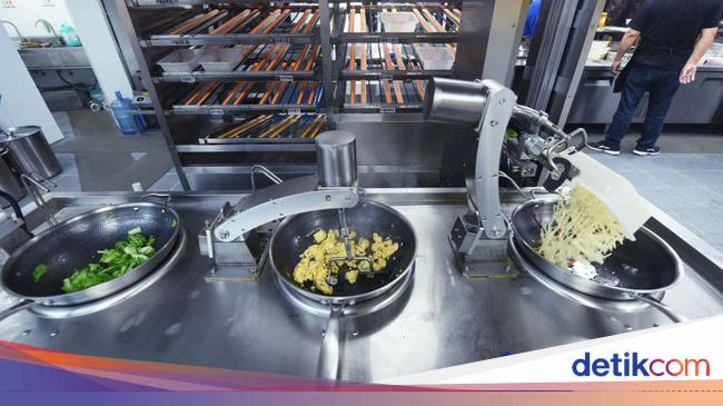 Canggih! Robot Jadi Juru Masak Restoran di China